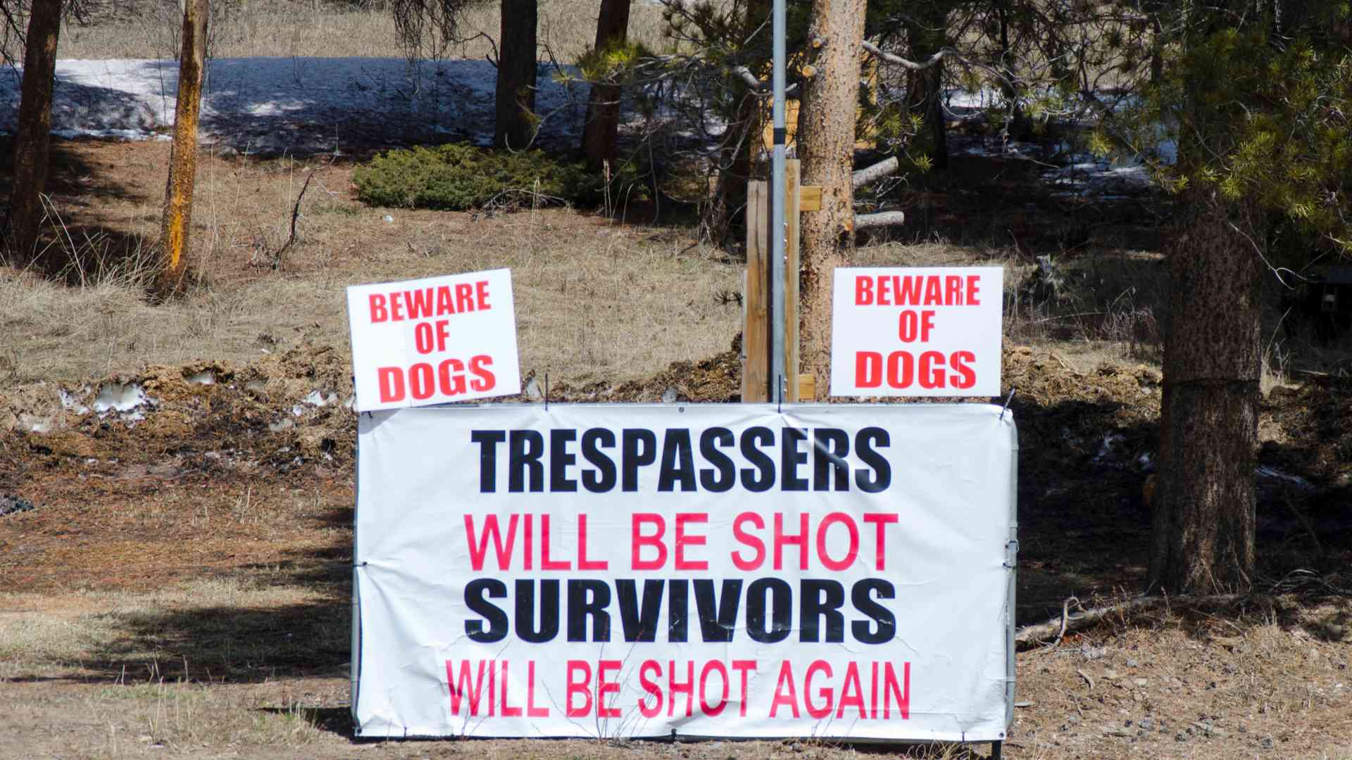 Urban SHTF Plan - 5 Reasons To Hunker Down.