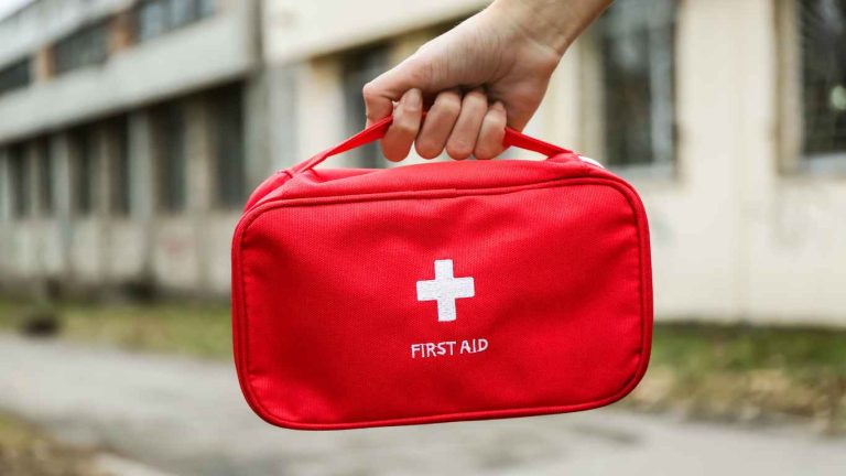 How To Survive Being Homeless. 23 Life-Saving Tips For 2026